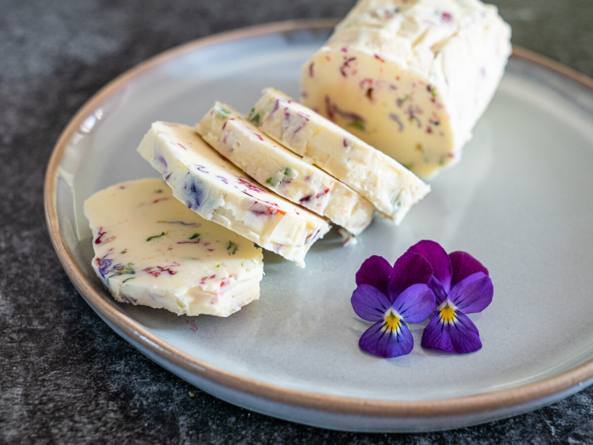 Recept voor bloemenboter met eetbare bloemen - Plantleven